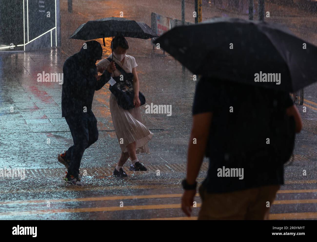 Heavy rain during Red Rainstorm Warning Signal and Thunderstorm Warning ...