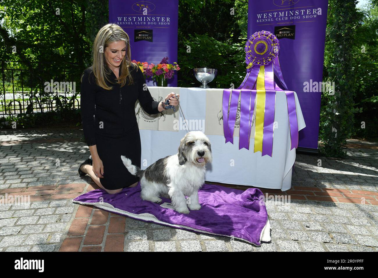 New York, USA. 10th May, 2023. With his handler Janice Hayes, ‘Buddy ...