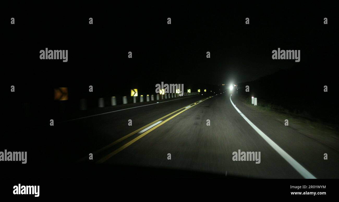 Headlights night desert hi-res stock photography and images - Alamy