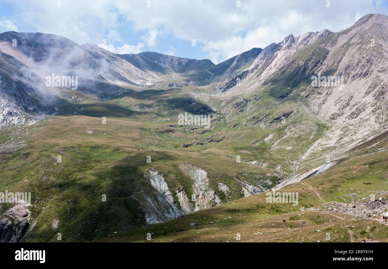 Beautiful landscape on pyrenees spain hi-res stock photography and ...