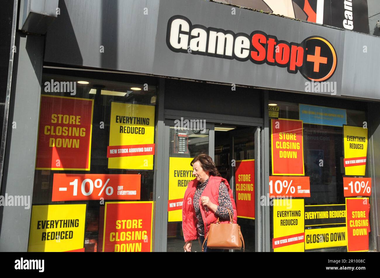 Gamestop closing ireland hi-res stock photography and images - Alamy