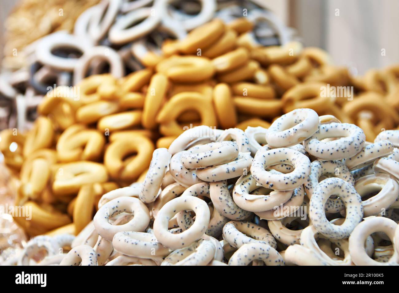 Sushki bagels in the store Stock Photo - Alamy