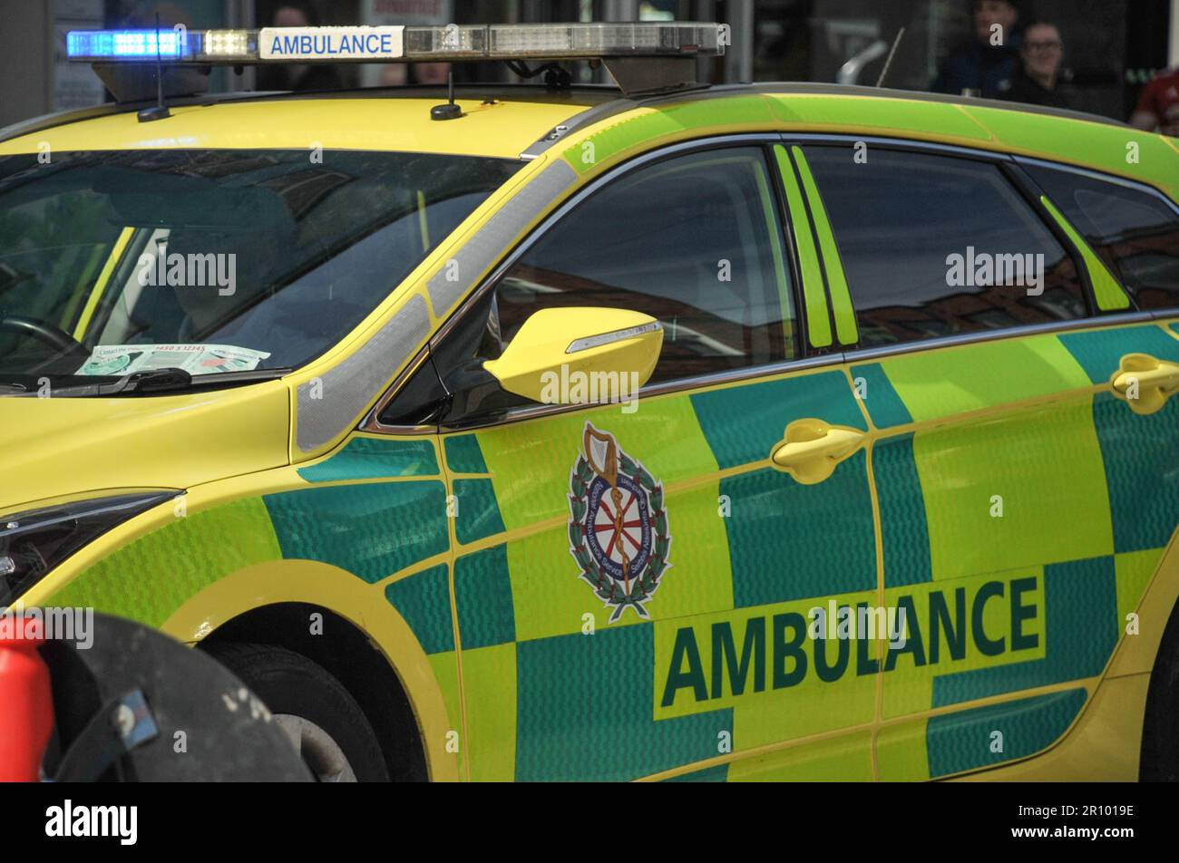 Paramedic unit striking hi-res stock photography and images - Alamy