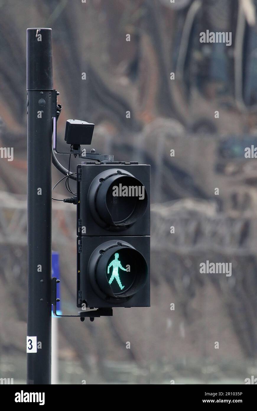 Beep traffic light hi-res stock photography and images - Alamy