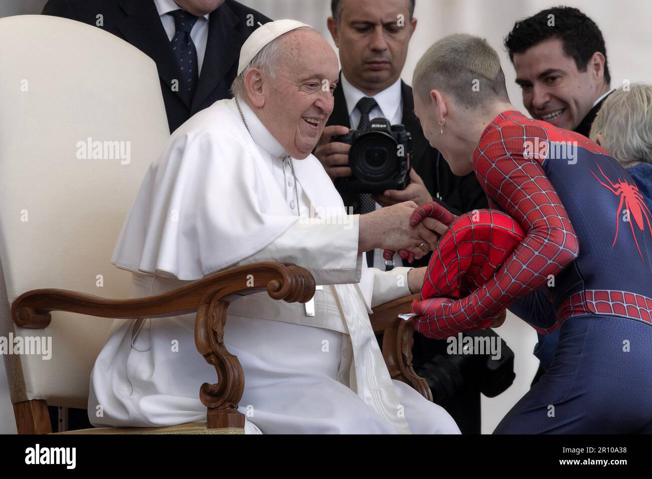 Wearing spiderman costume hi-res stock photography and images - Alamy