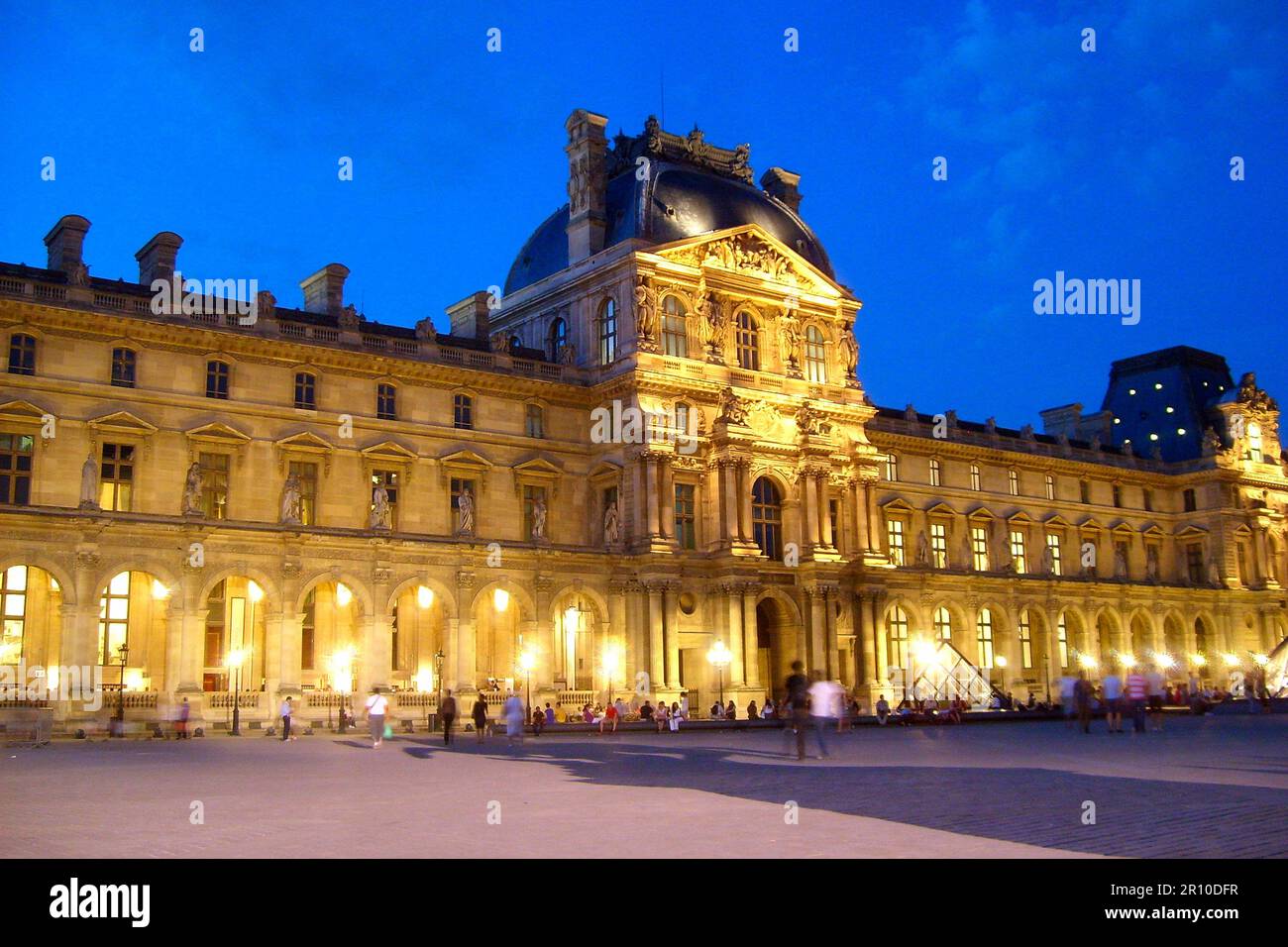 Paris la ville-lumiere Stock Photo - Alamy