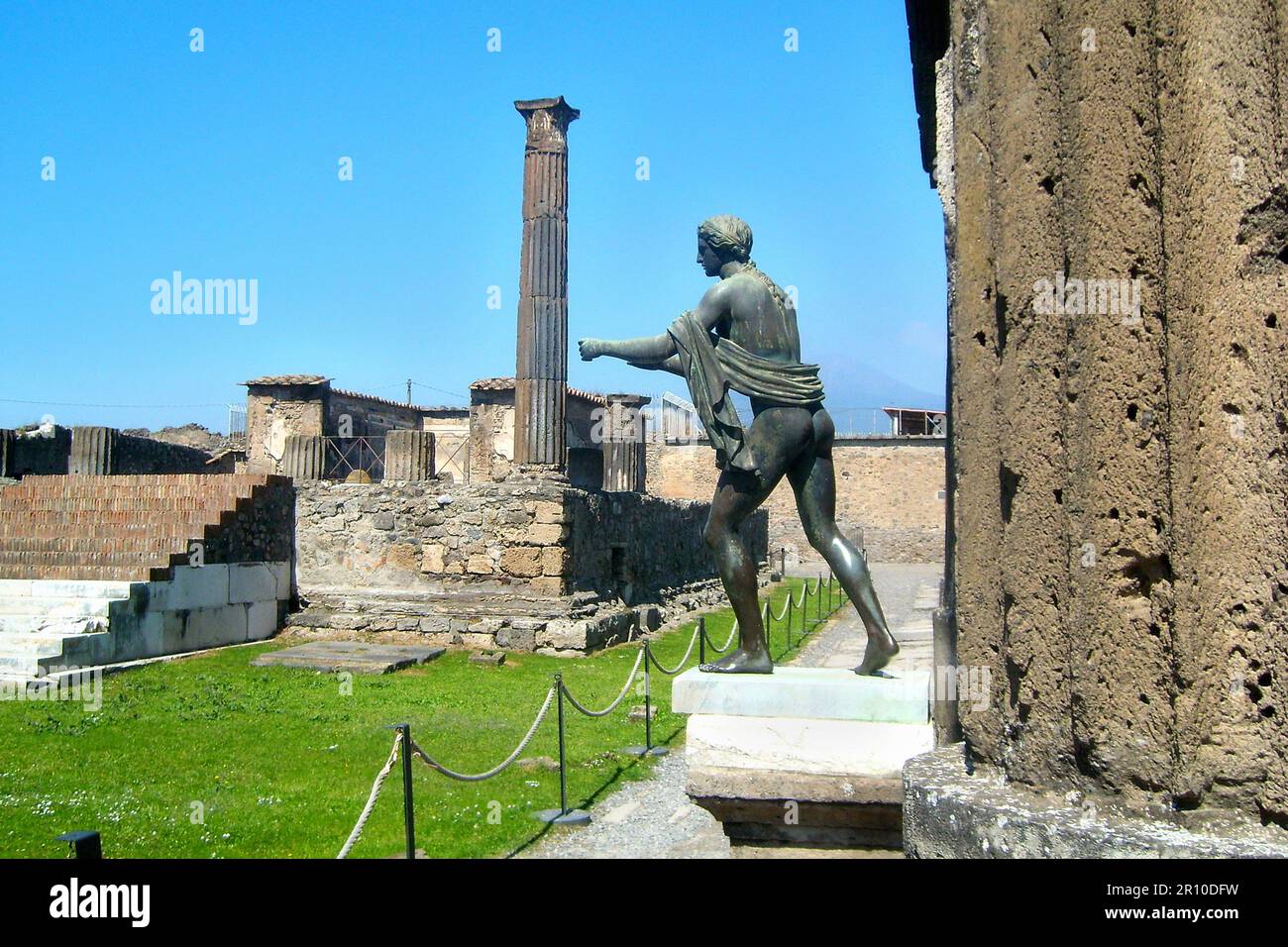 Roman temple dedicated apollo hi-res stock photography and images - Alamy