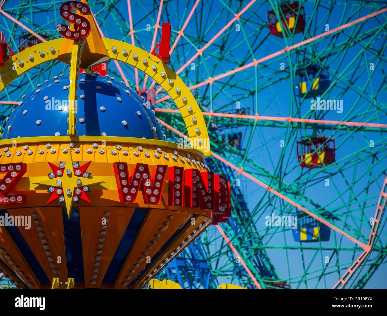 Ferris wheel on island hi-res stock photography and images - Alamy