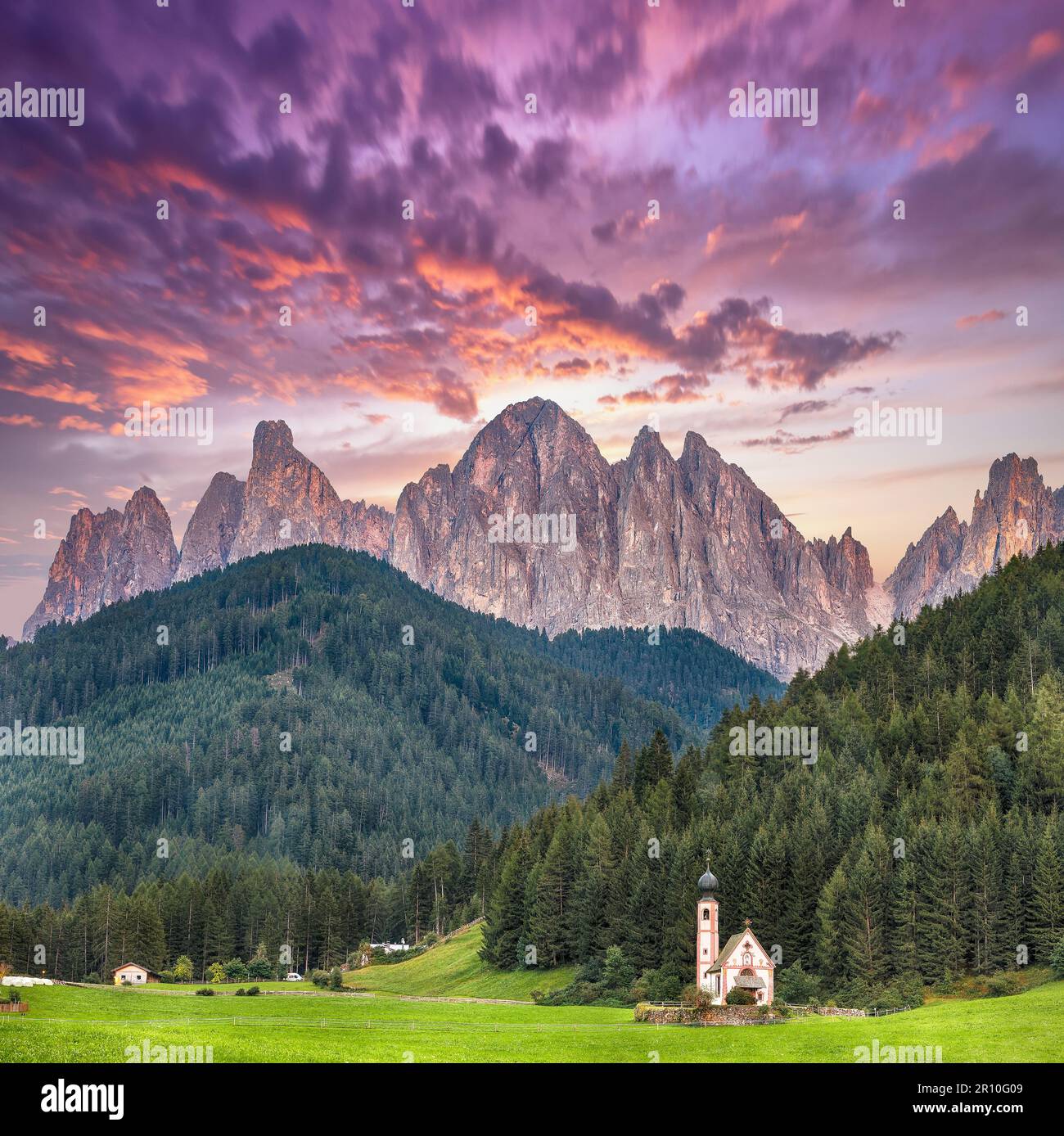 Marvelous scene of magnificent Santa Maddalena village in Dolomites ...