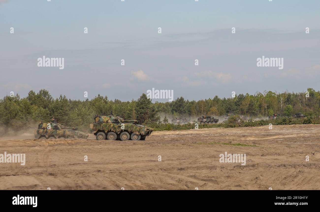 U.S. Soldiers assigned to Aggressor Company, 2nd Battalion, 70th Armor ...