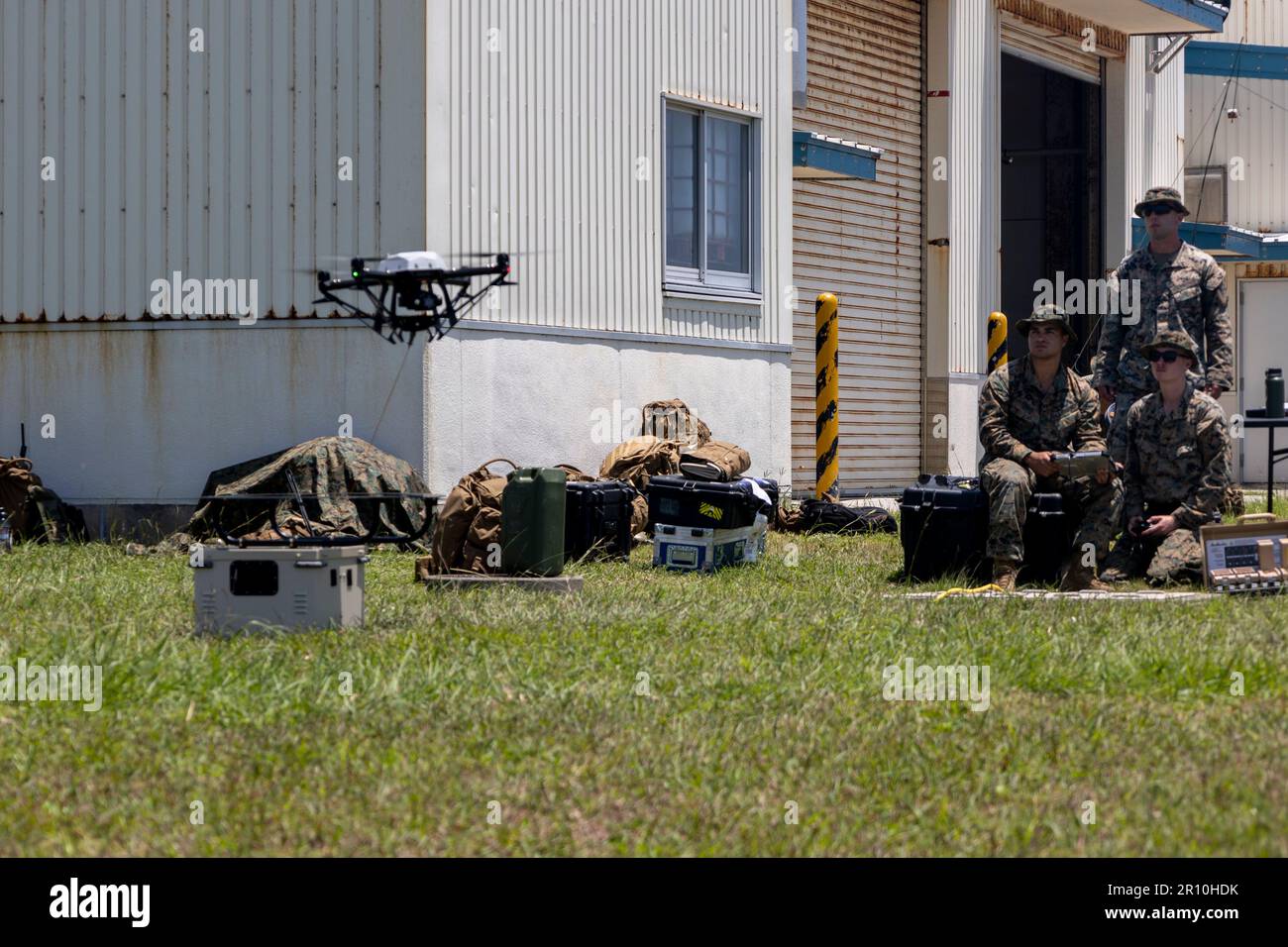 U.S. Marines assigned to 5th Air Naval Gunfire Liaison Company, III ...