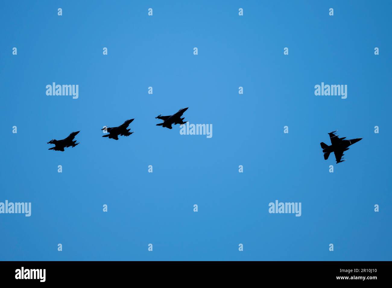 U.S. Air Force F-16 Fighting Falcons assigned to the 93rd Fighter ...