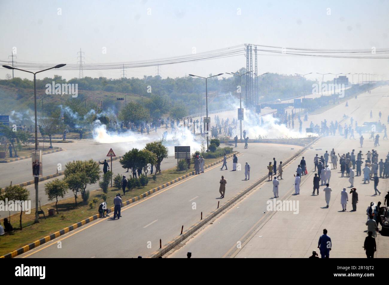 Islamabad, Pakistan. 10th May, 2023. Pakistani security forces fire ...
