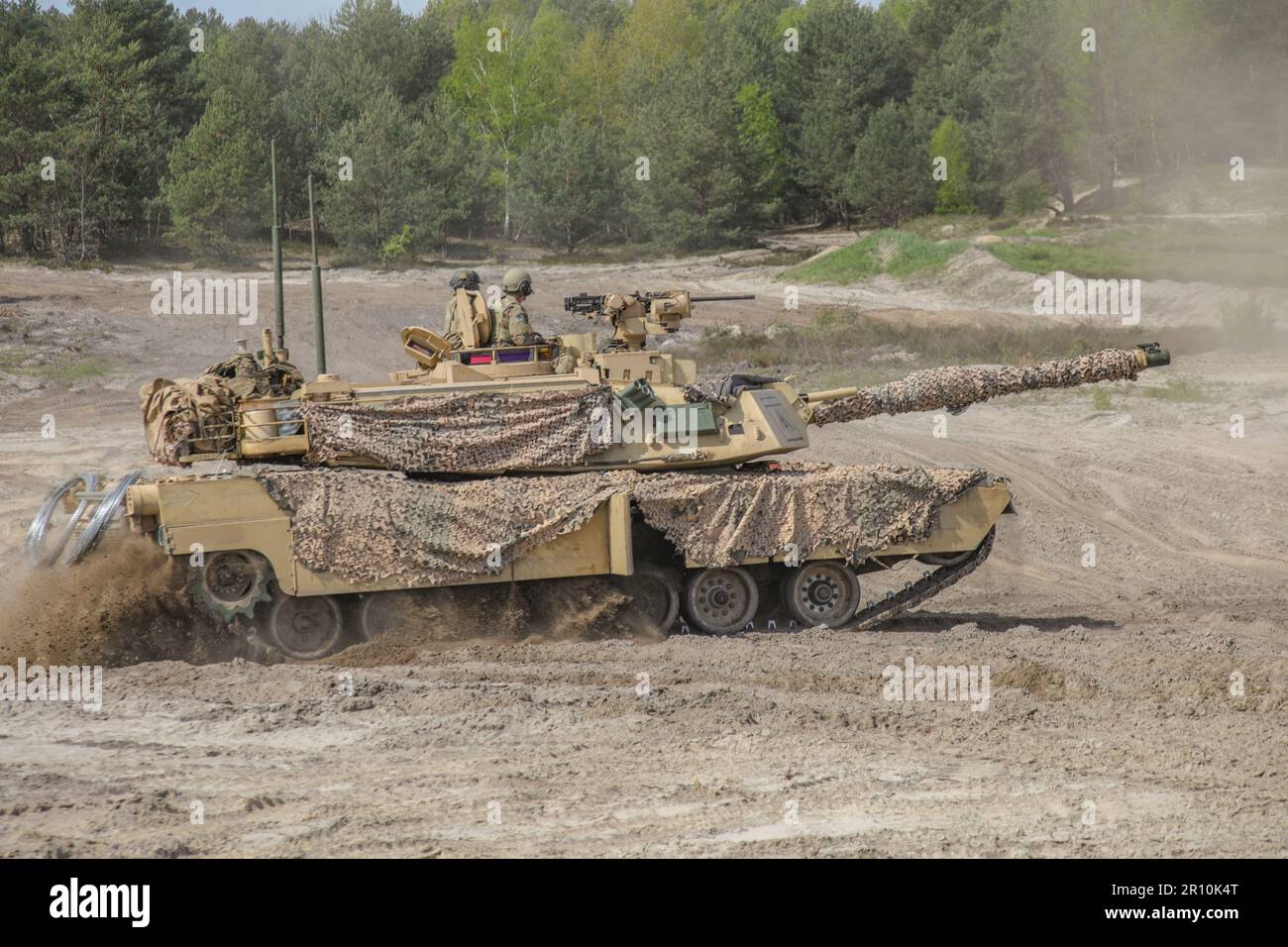 U.S. Soldiers assigned to Aggressor Company, 2nd Battalion, 70th Armor ...