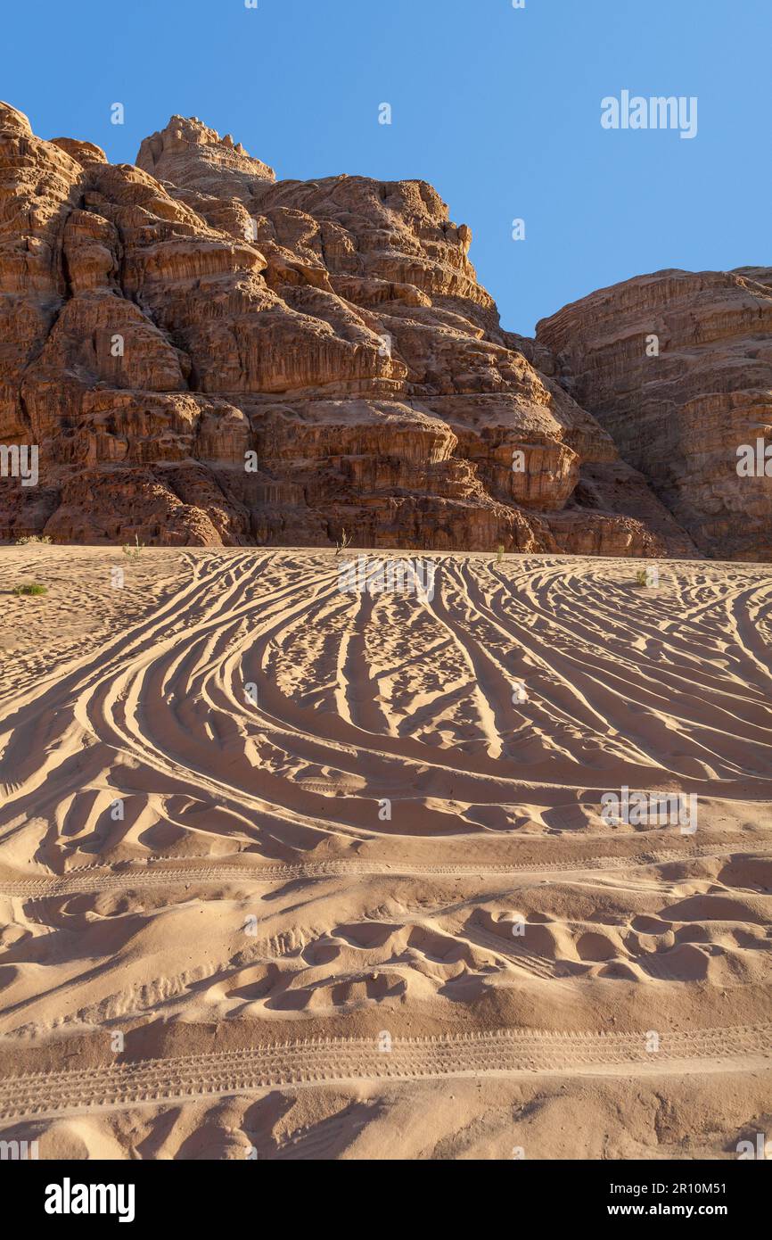 Wheel ruts in the sand, Wadi Rum, Jordan Stock Photo - Alamy