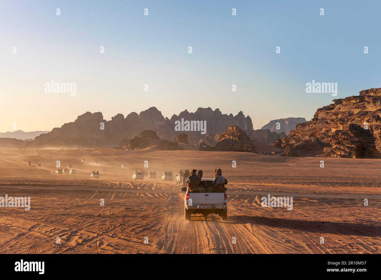 Tour jeeps hi-res stock photography and images - Alamy