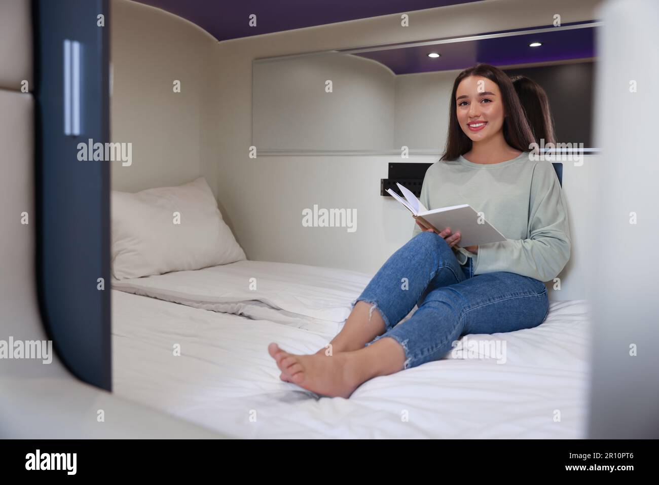 Happy bed hostel hi-res stock photography and images - Alamy