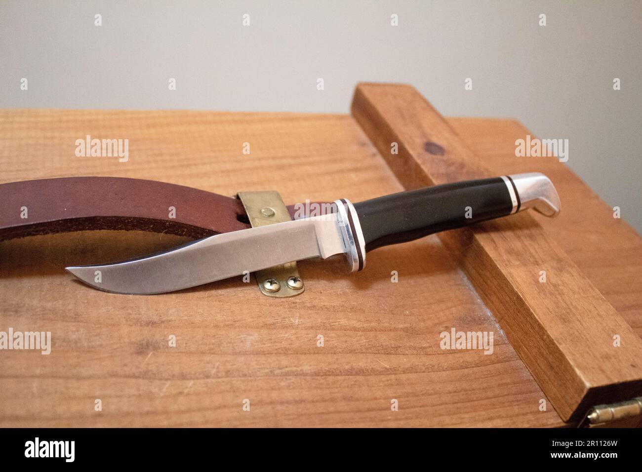 Knife weapon hi-res stock photography and images - Alamy