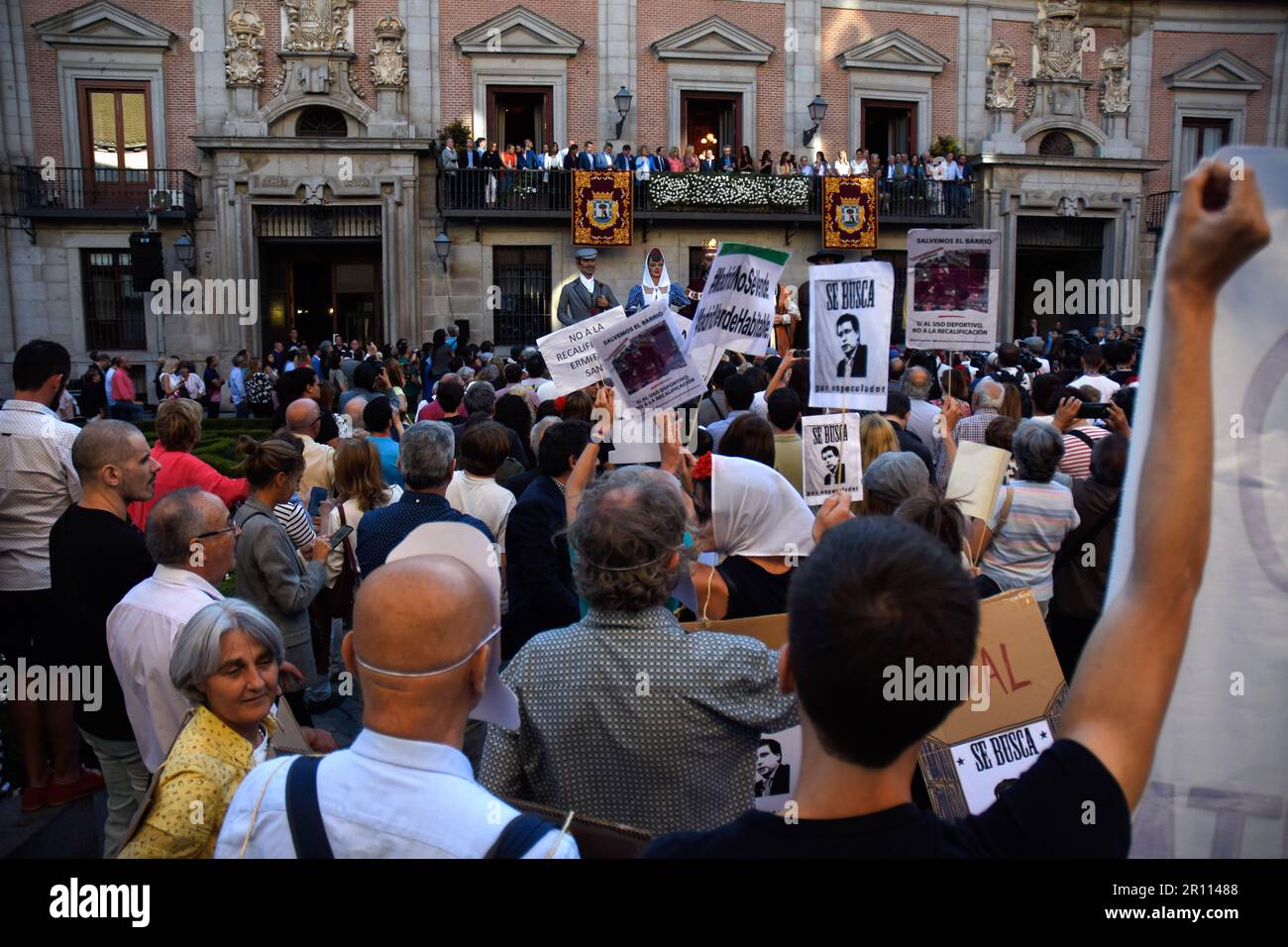 Madrid, Spain. 10th May, 2023. Crowds of people gather at the Plaza de ...