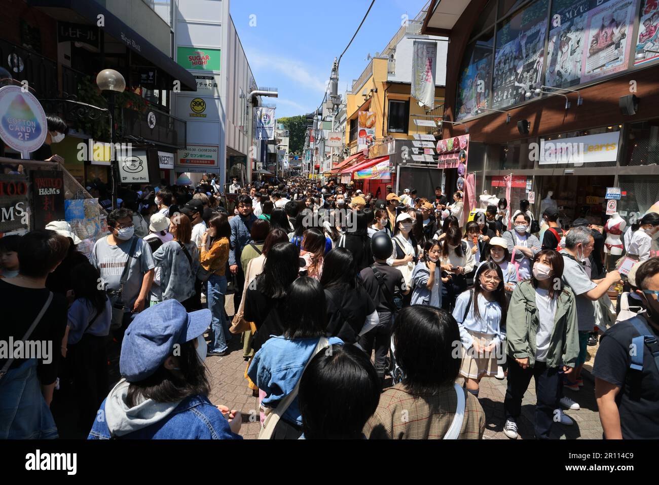 Tokyo people golden week hi-res stock photography and images - Alamy