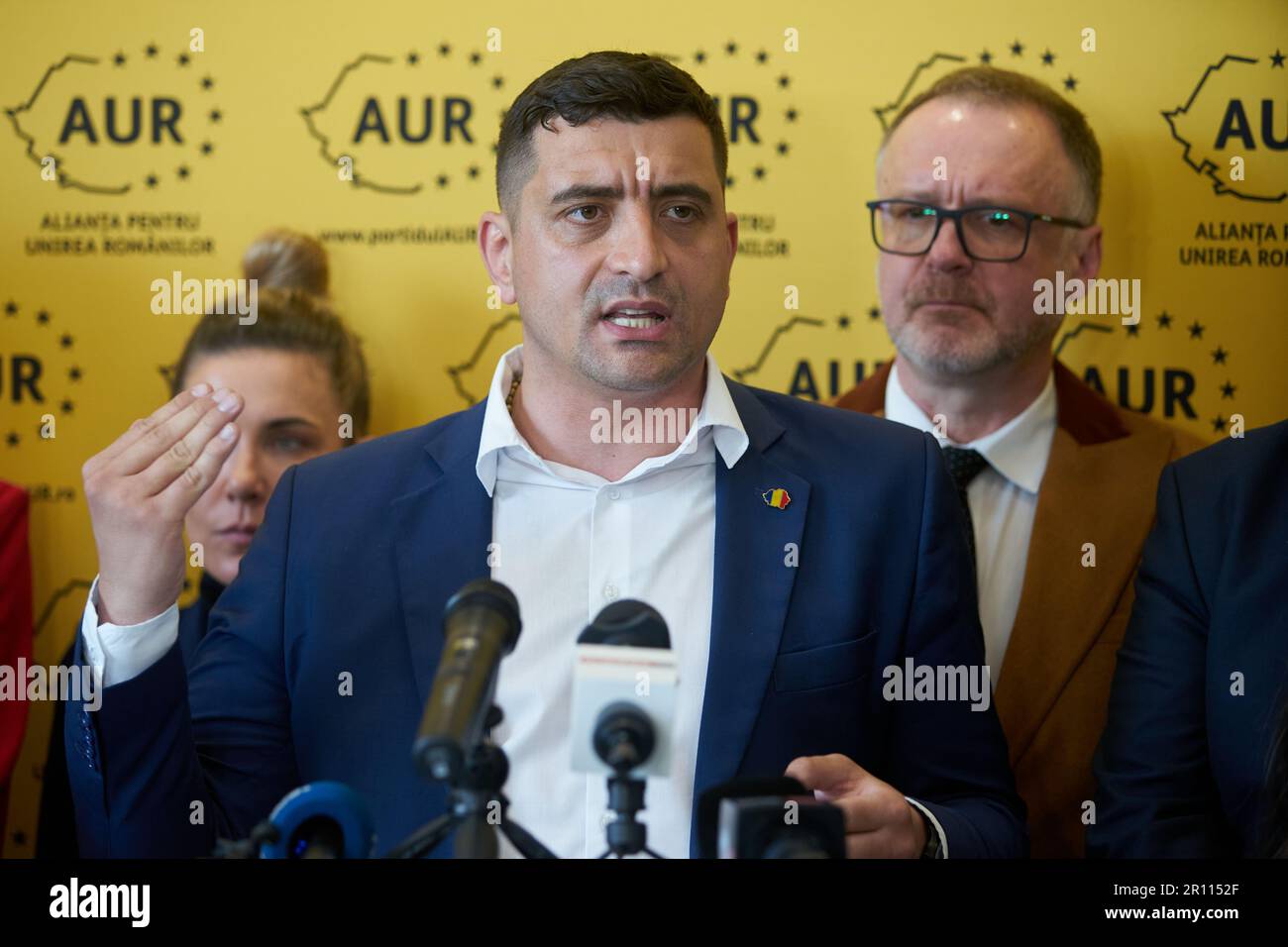 Aur party hi-res stock photography and images - Alamy
