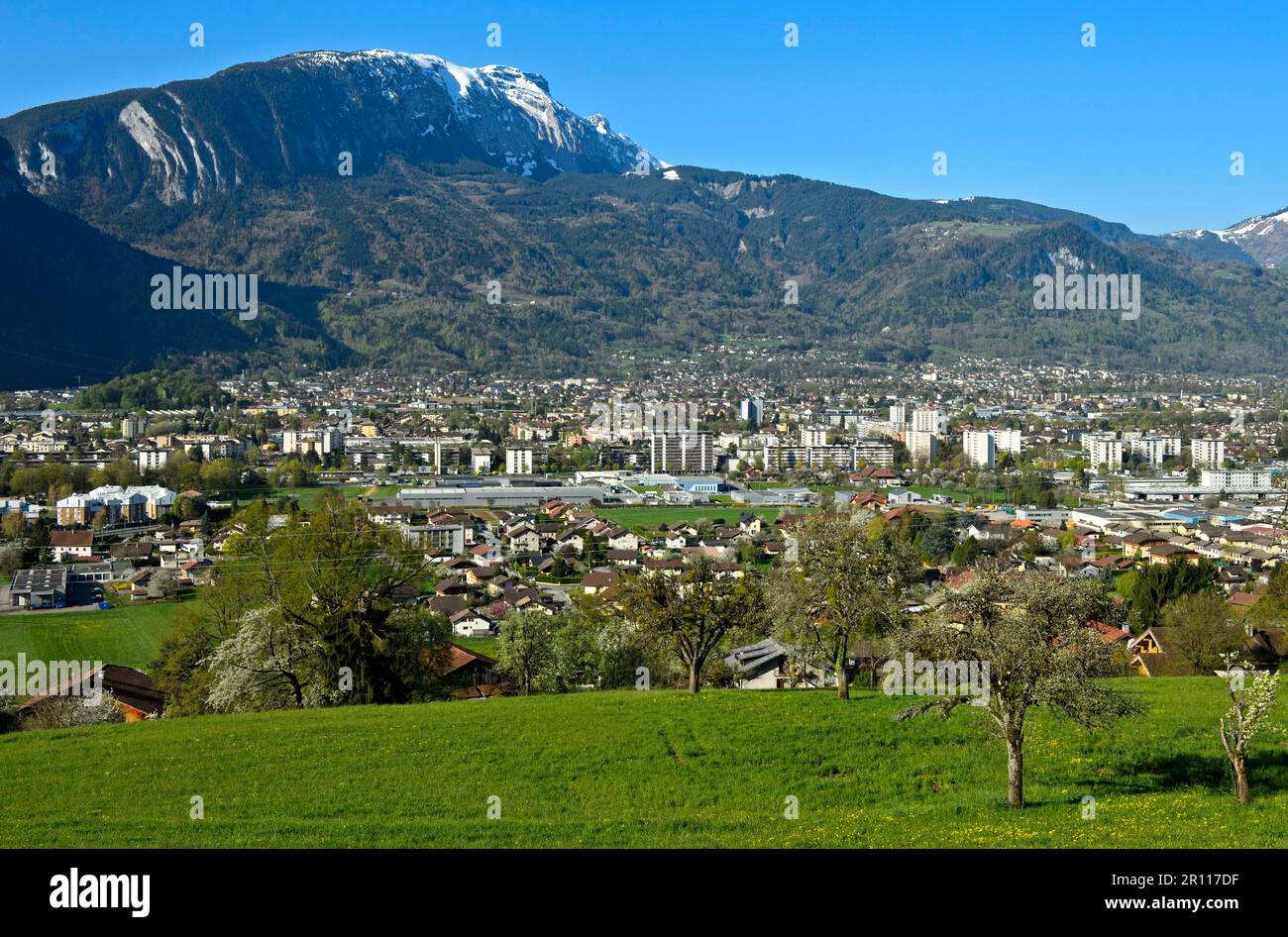 The town of Cluses in the Arve Valley, Haute-Savoie, France Stock Photo ...