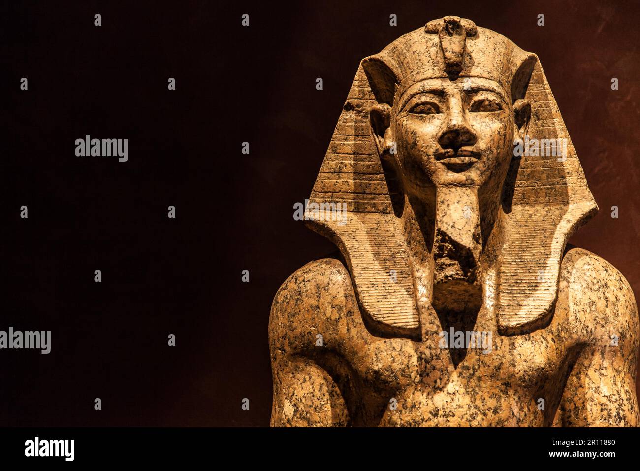 Pharaoh Amnhotep II, 1400 BC, statue made of granite Stock Photo - Alamy