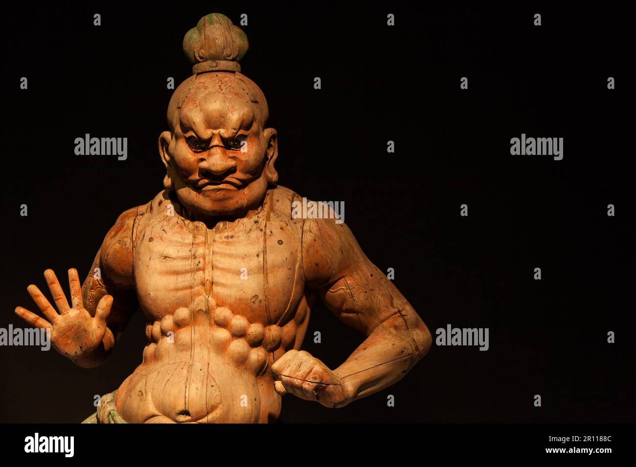 Japan, woodmade Kongorikishi statue, the muscular guardians of the ...