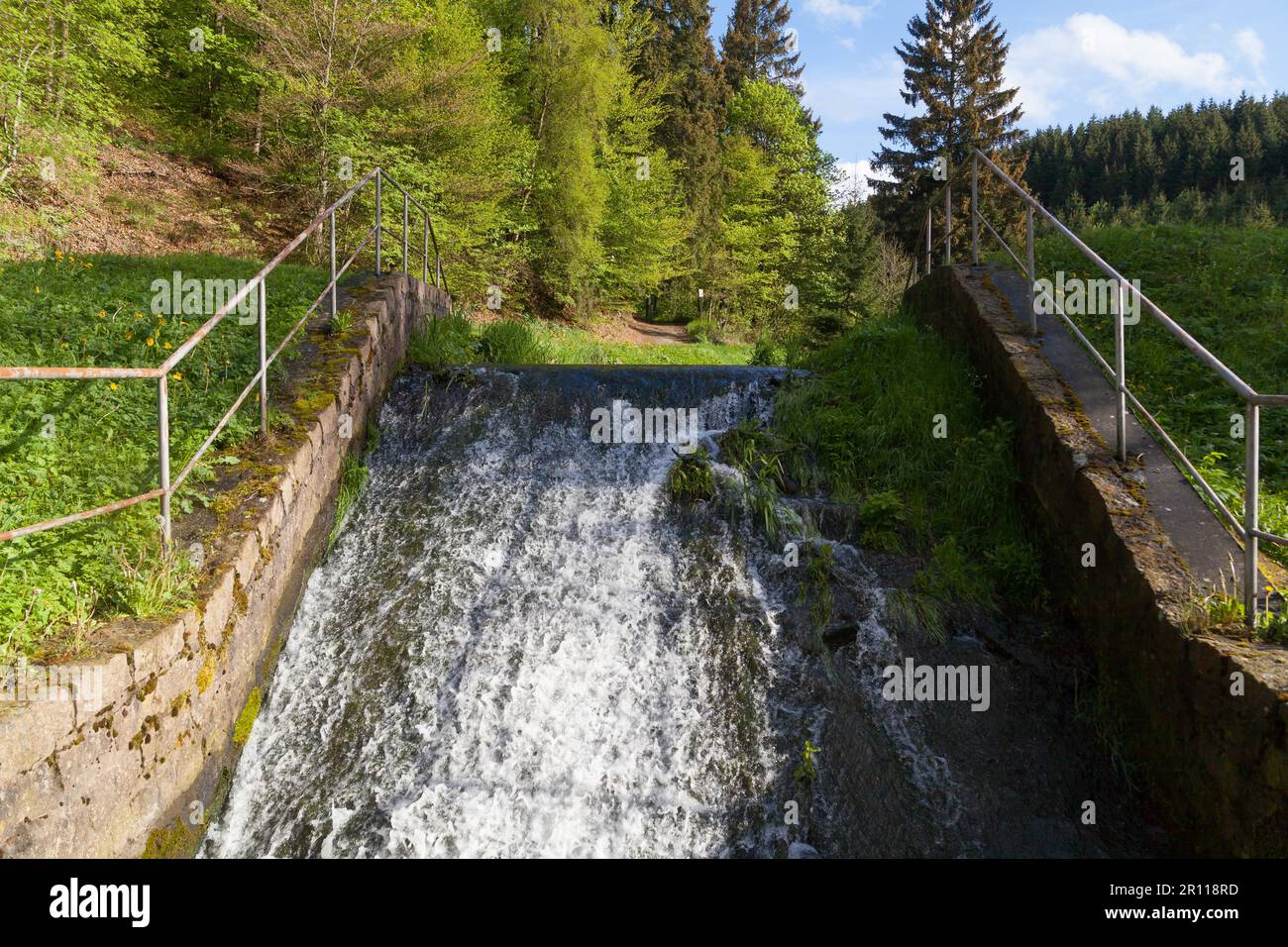 Overflow weir hi-res stock photography and images - Alamy