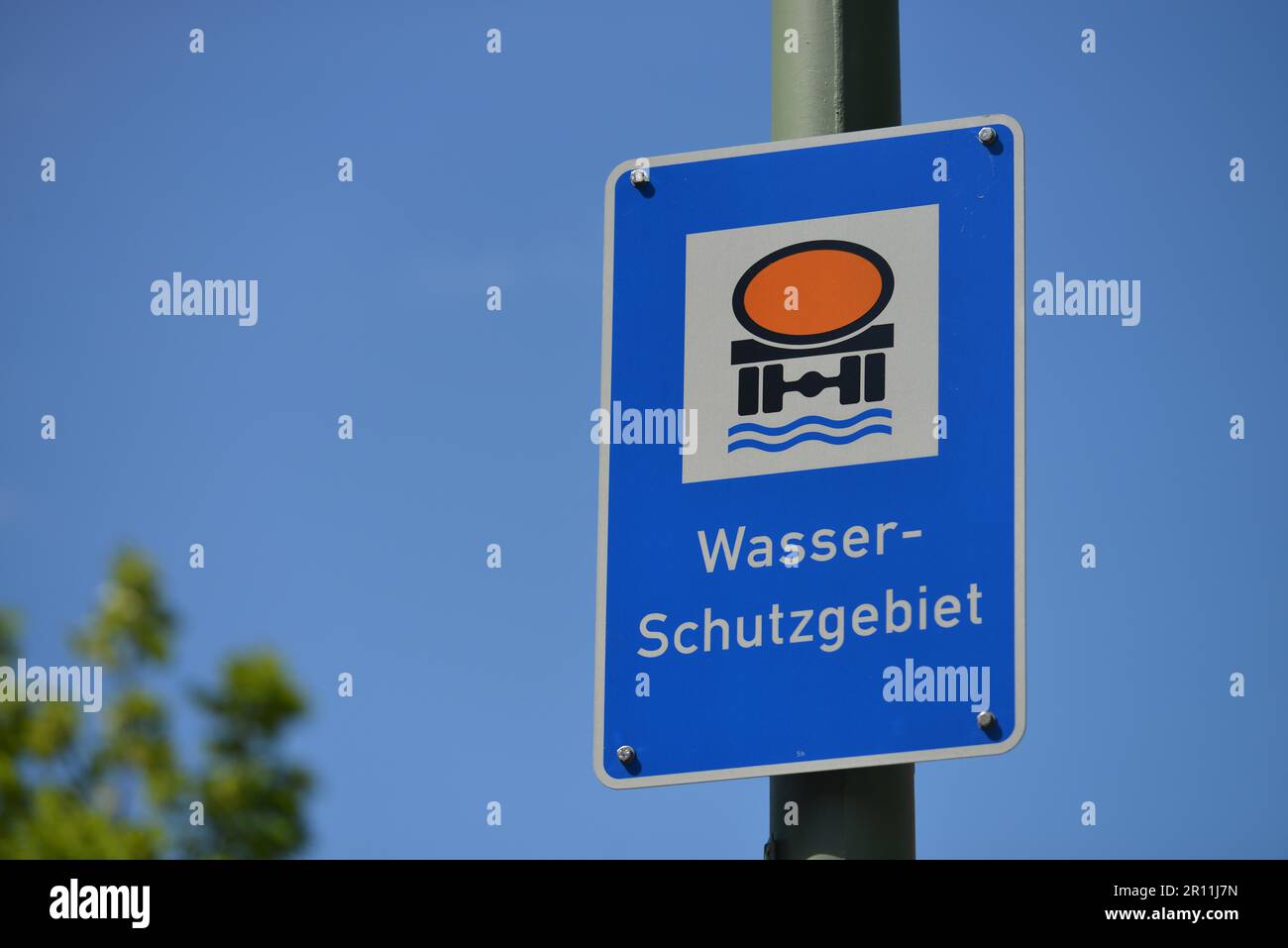 Sign, water protection area Stock Photo - Alamy