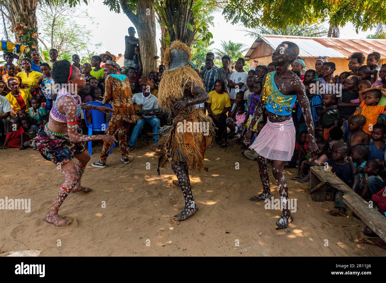 Yaka tribe practising a ritual dance, Mbandane, Congo Stock Photo - Alamy