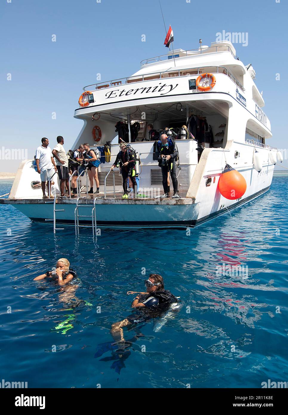 Diving boat, divers in the water, diving platform, Egypt, Red Sea Stock ...
