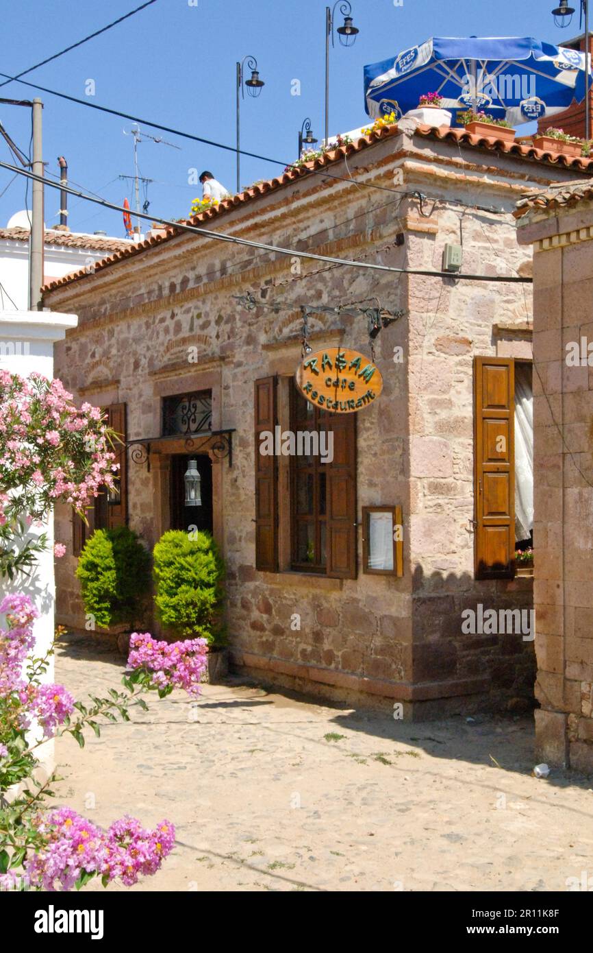 Cunda cafe hi-res stock photography and images - Alamy