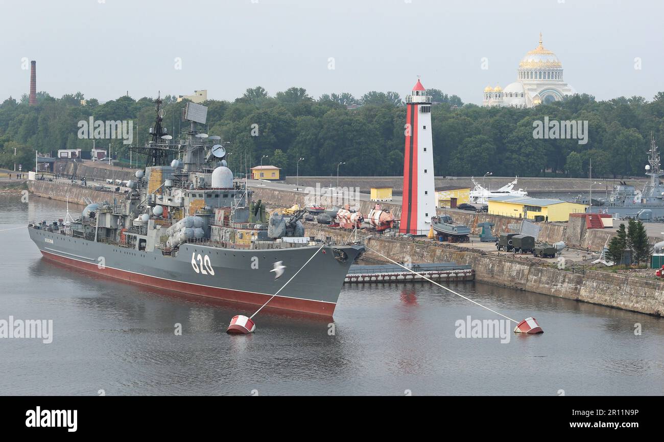 Russian navy destroyer RFS Bespokoiny (620), Project 956, Sovremenny ...