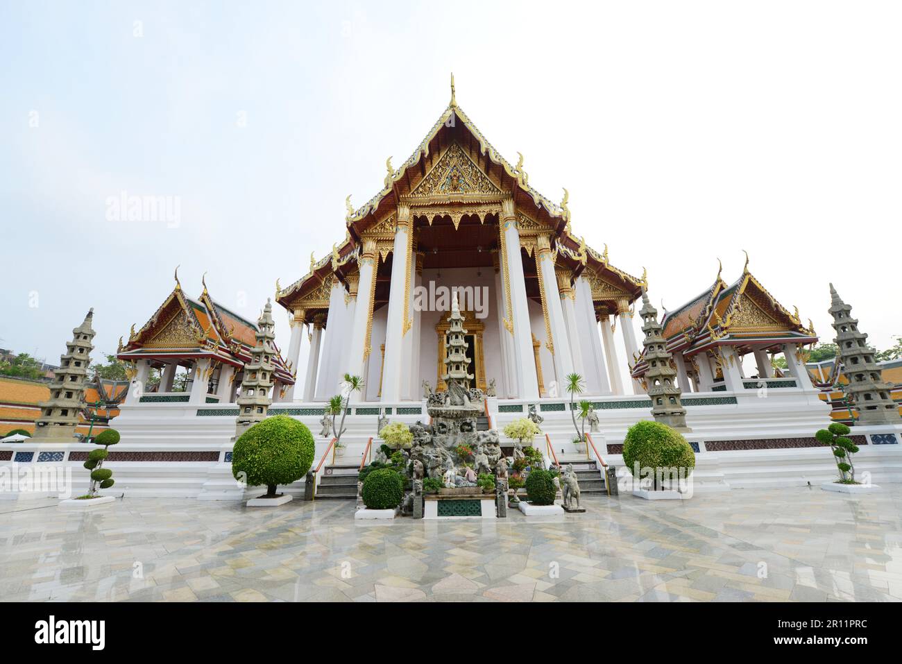 The Ordination hall in Wat Suthat, Bangkok, Thailand Stock Photo - Alamy
