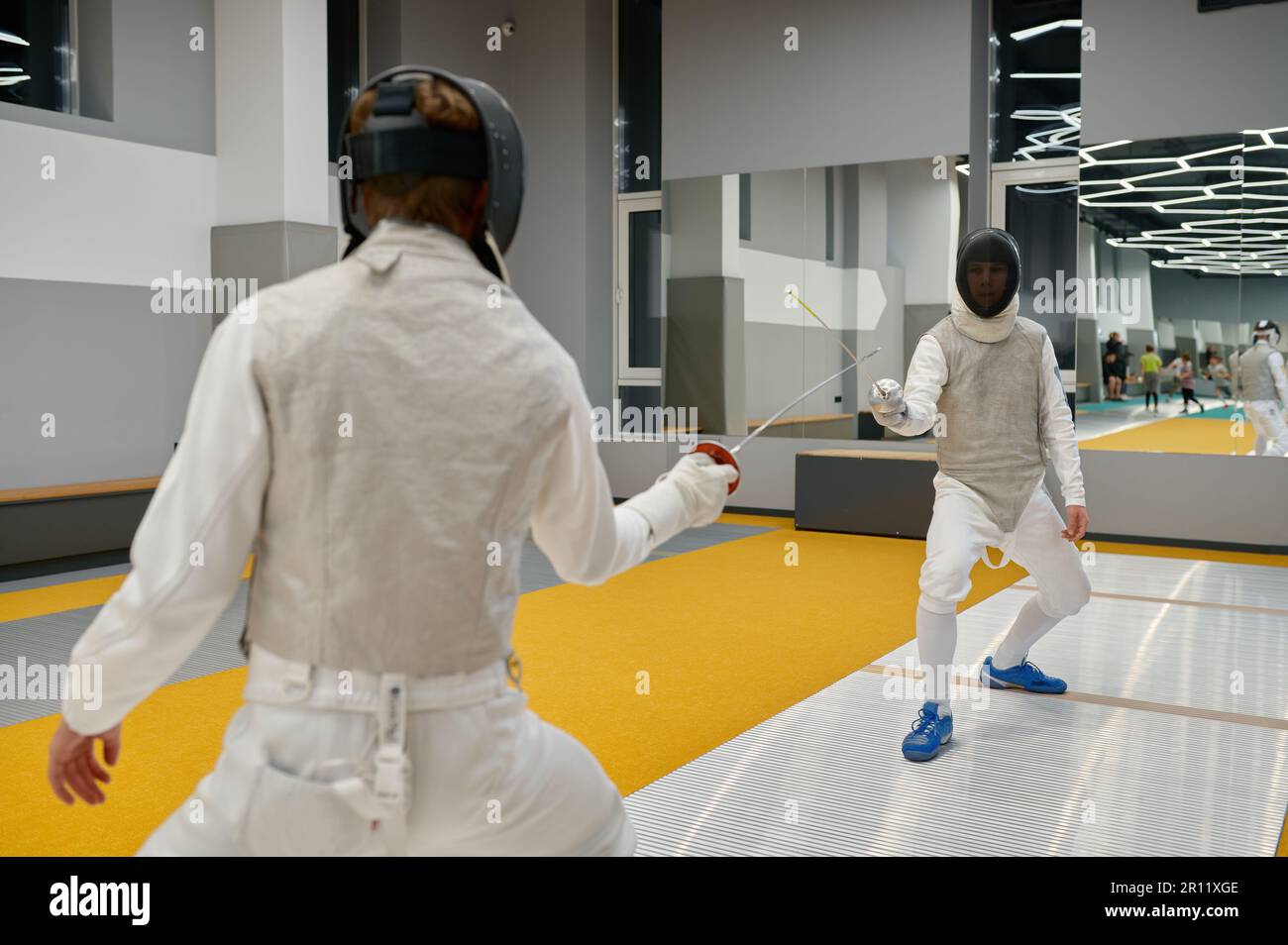 Swordsmen duel hi-res stock photography and images - Alamy