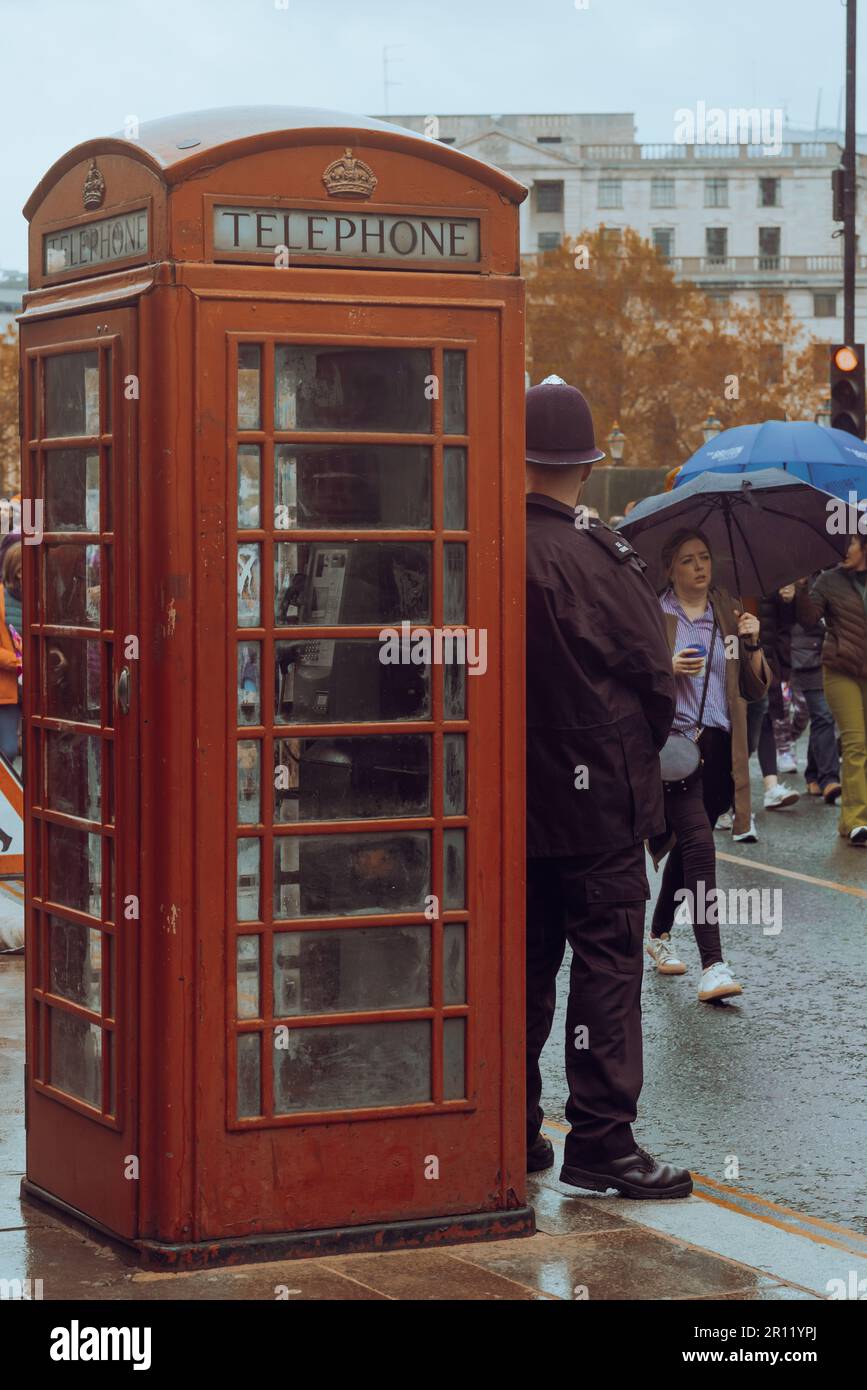 Coronation hair styles hi-res stock photography and images - Alamy