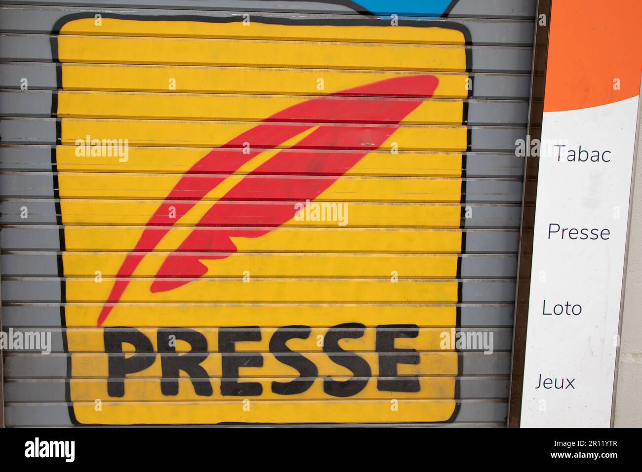 Bordeaux , Aquitaine France - 05 09 2023 : presse french store sign ...