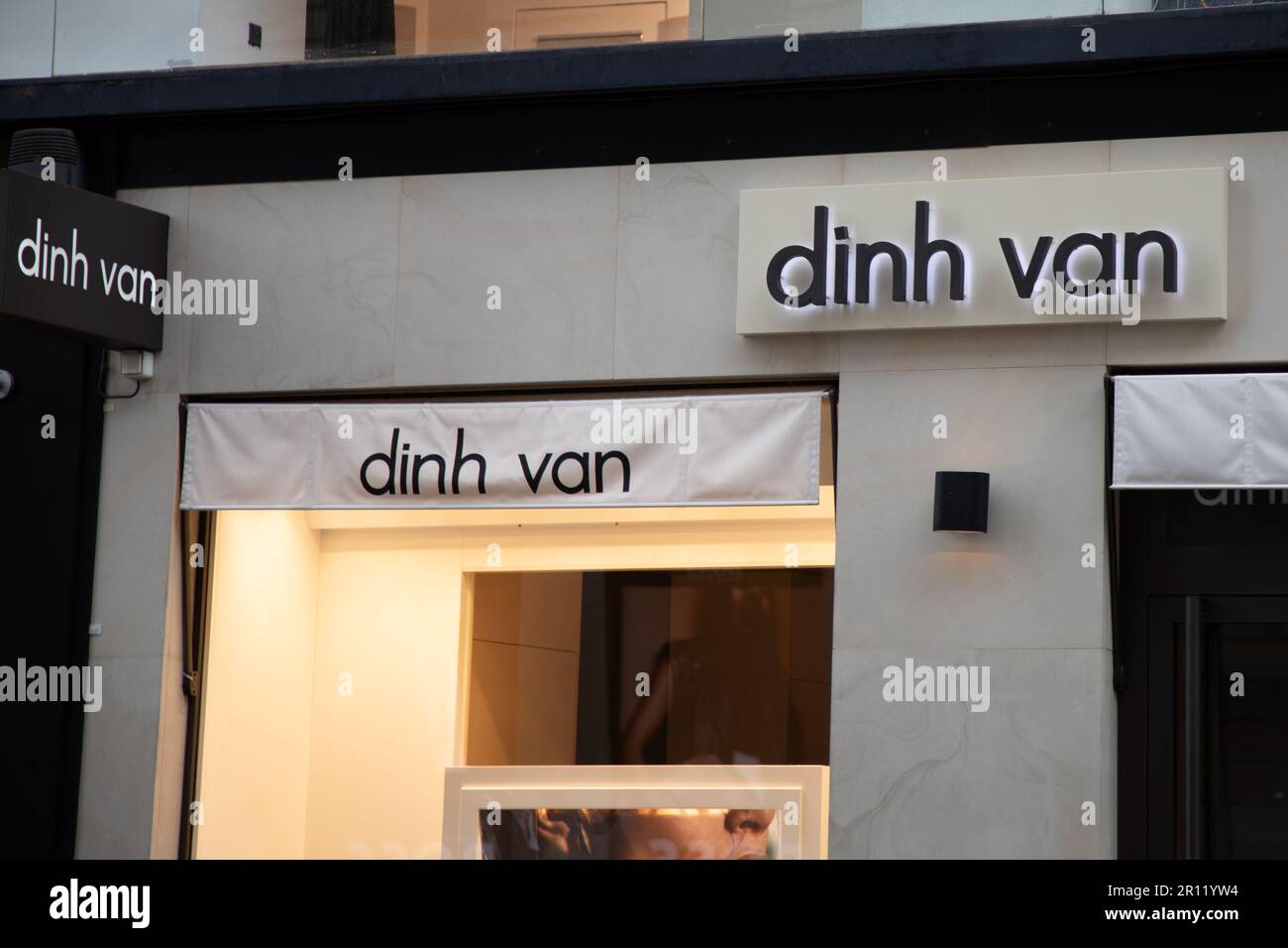 Dinh van sign hi-res stock photography and images - Alamy