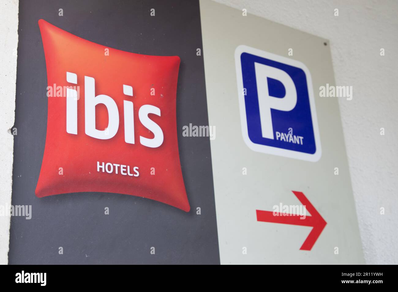 Ibis budget hotel signage hi-res stock photography and images - Alamy