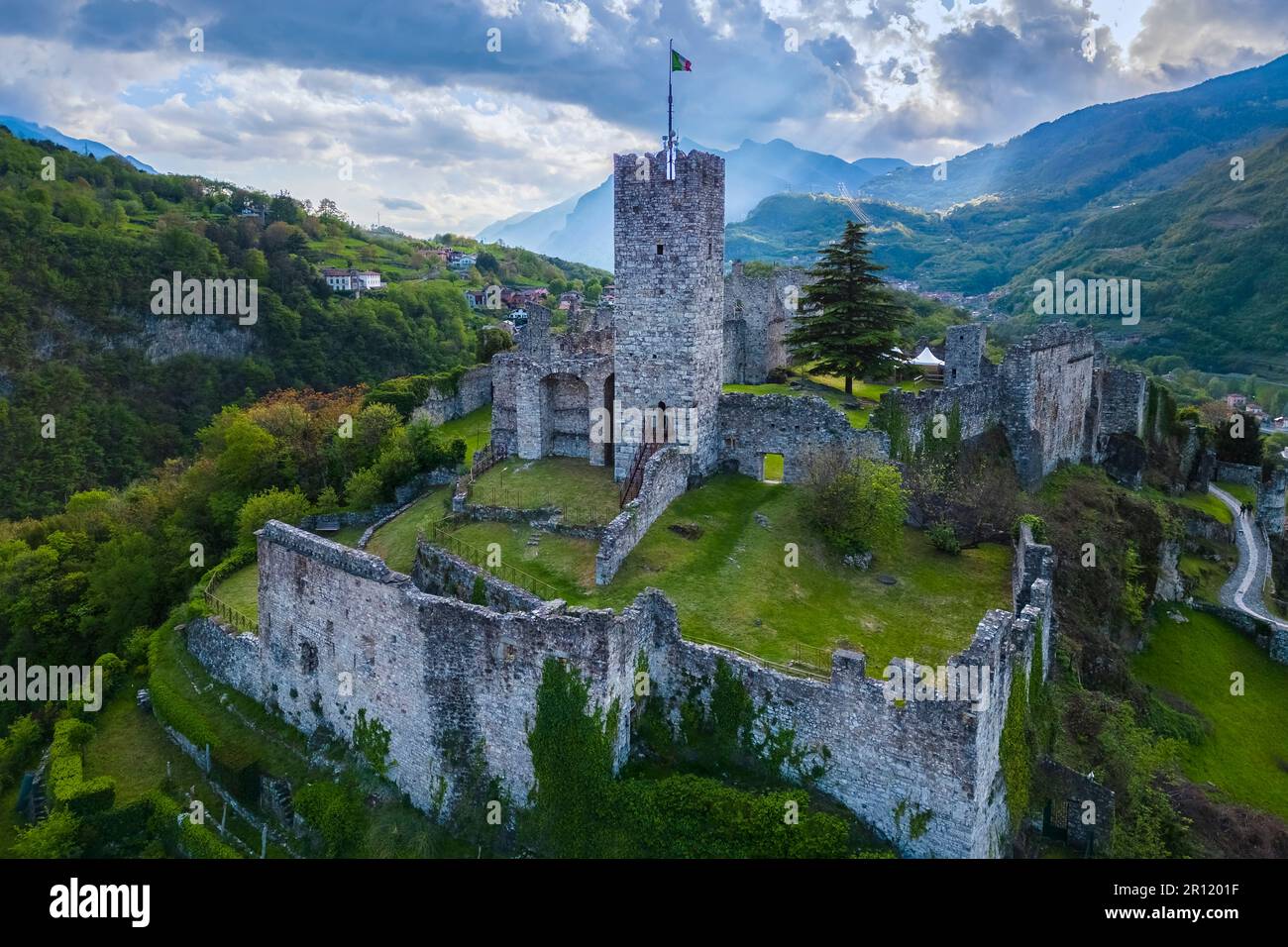 Valley valcamonica valle hi-res stock photography and images - Alamy