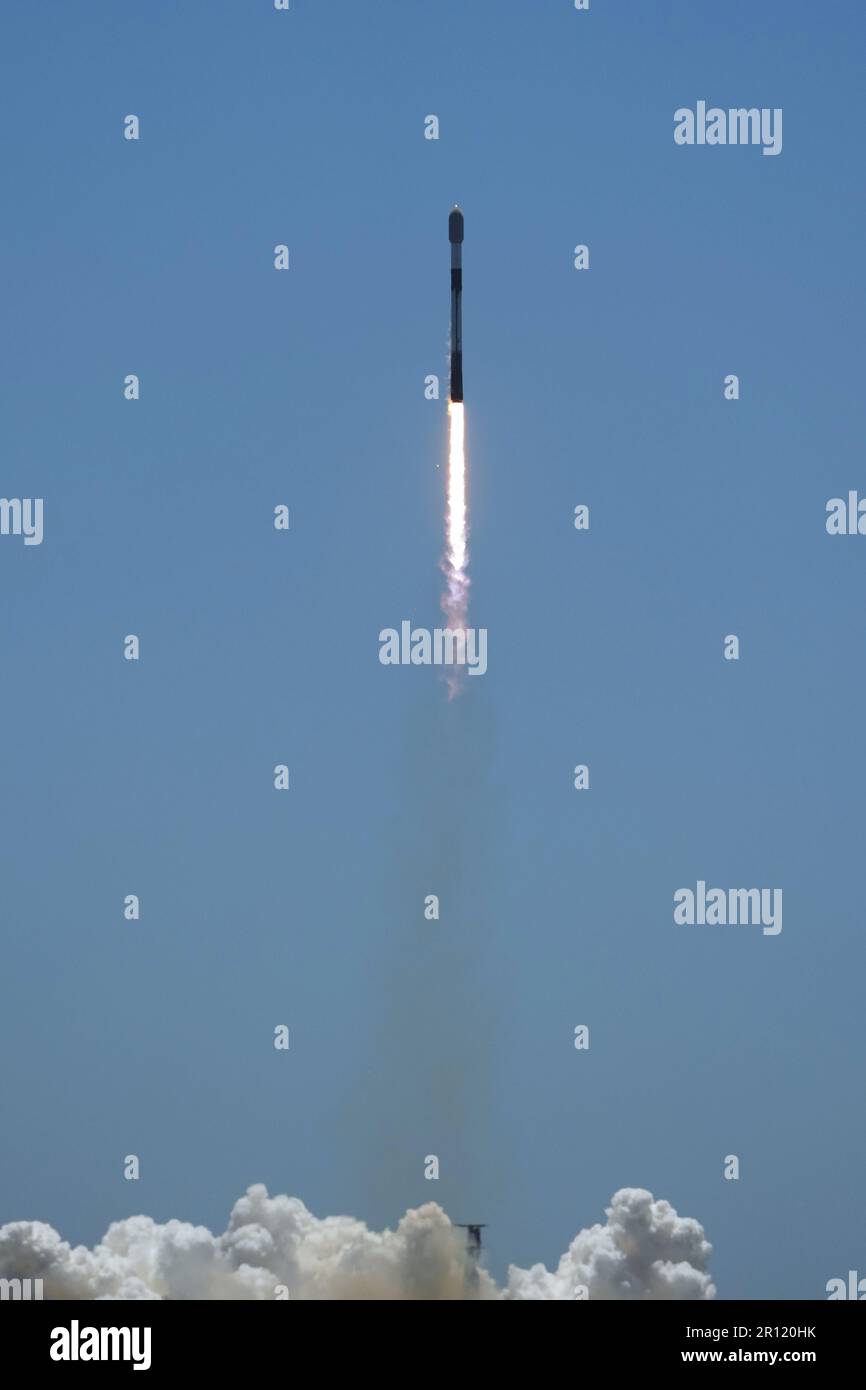 A Spacex Falcon 9 Rocket Carrying 51 Starlink Satellites To Low Earth