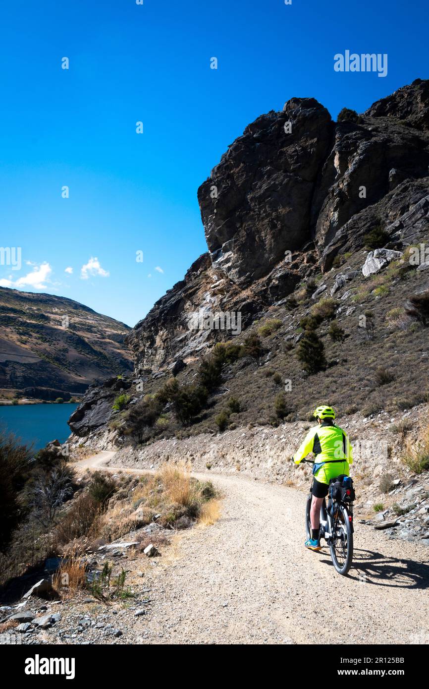 Lake Dunstan Cycle Trail, Cromwell, Central Otago, South Island, New ...
