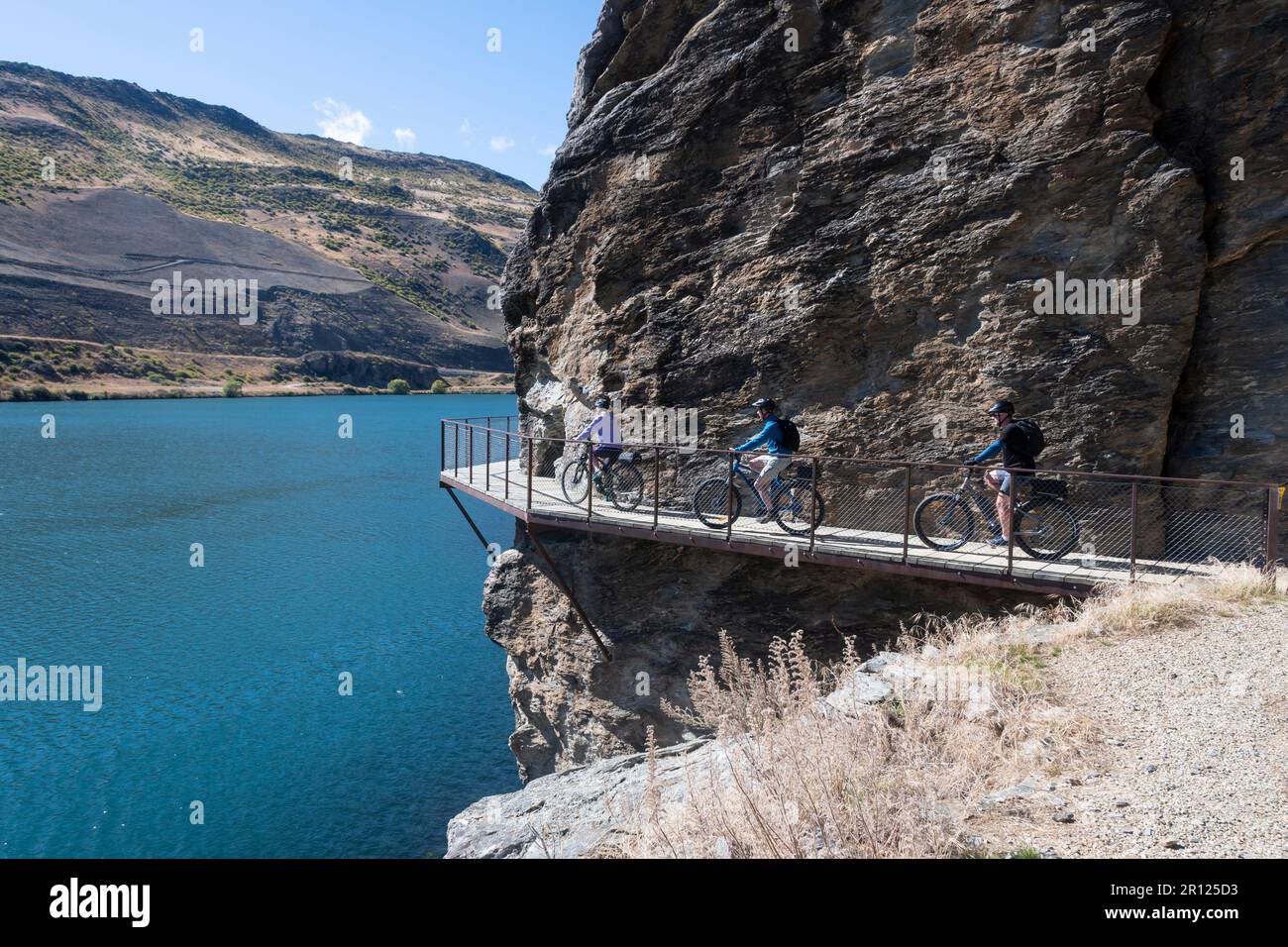 Lake Dunstan Cycle Trail, Cromwell, Central Otago, South Island, New ...