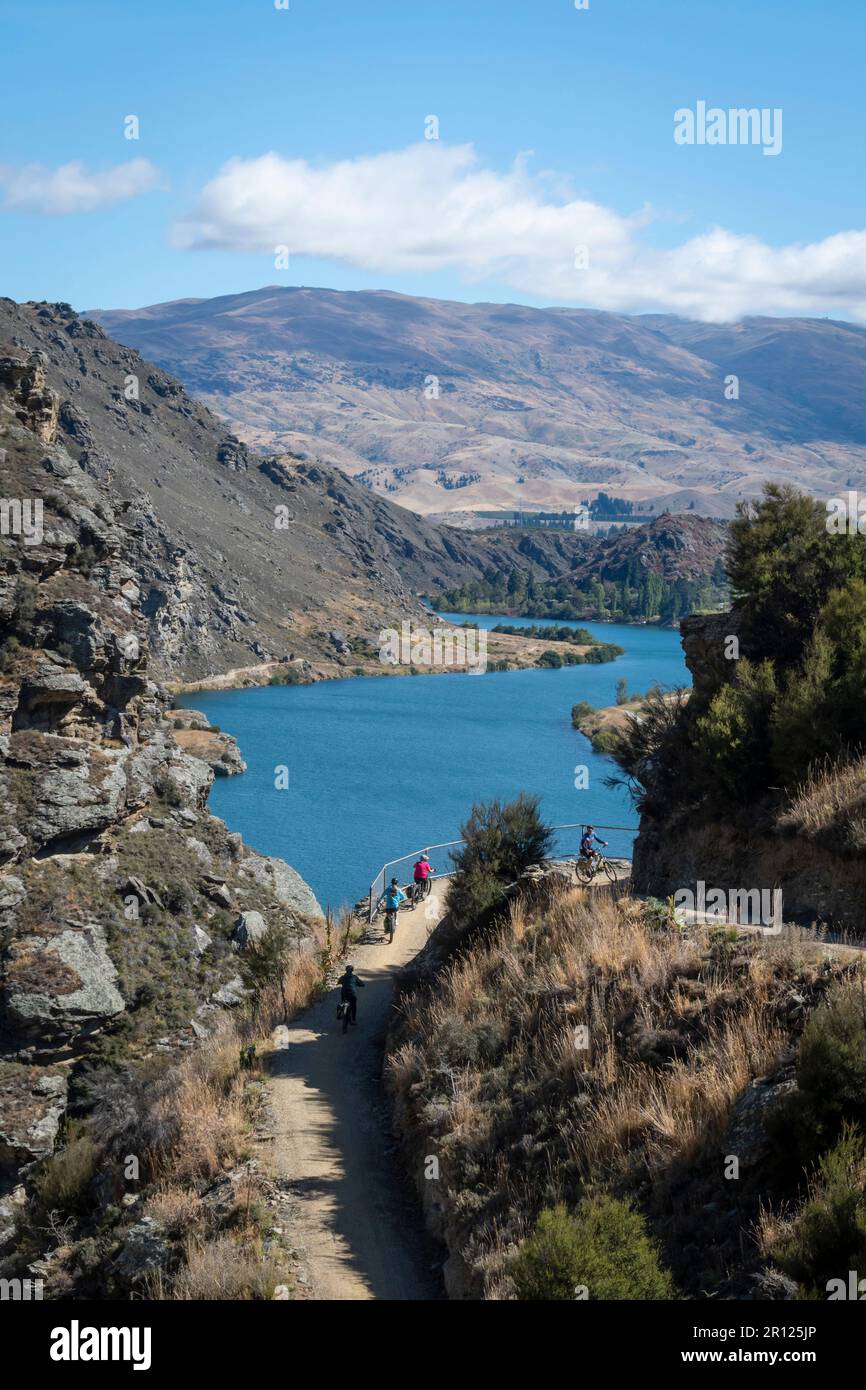 Lake Dunstan Cycle Trail, Cromwell, Central Otago, South Island, New ...