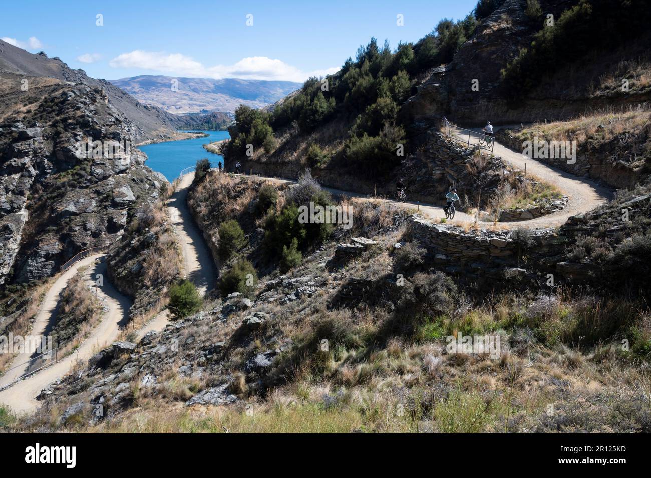 Lake Dunstan Cycle Trail, Cromwell, Central Otago, South Island, New ...