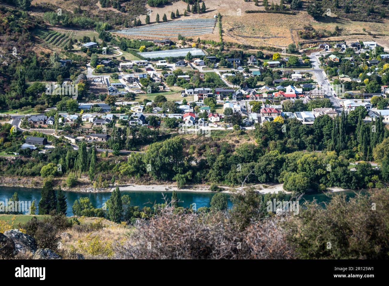Clyde town and Clyde River from above, Central Otago, South Island, New ...