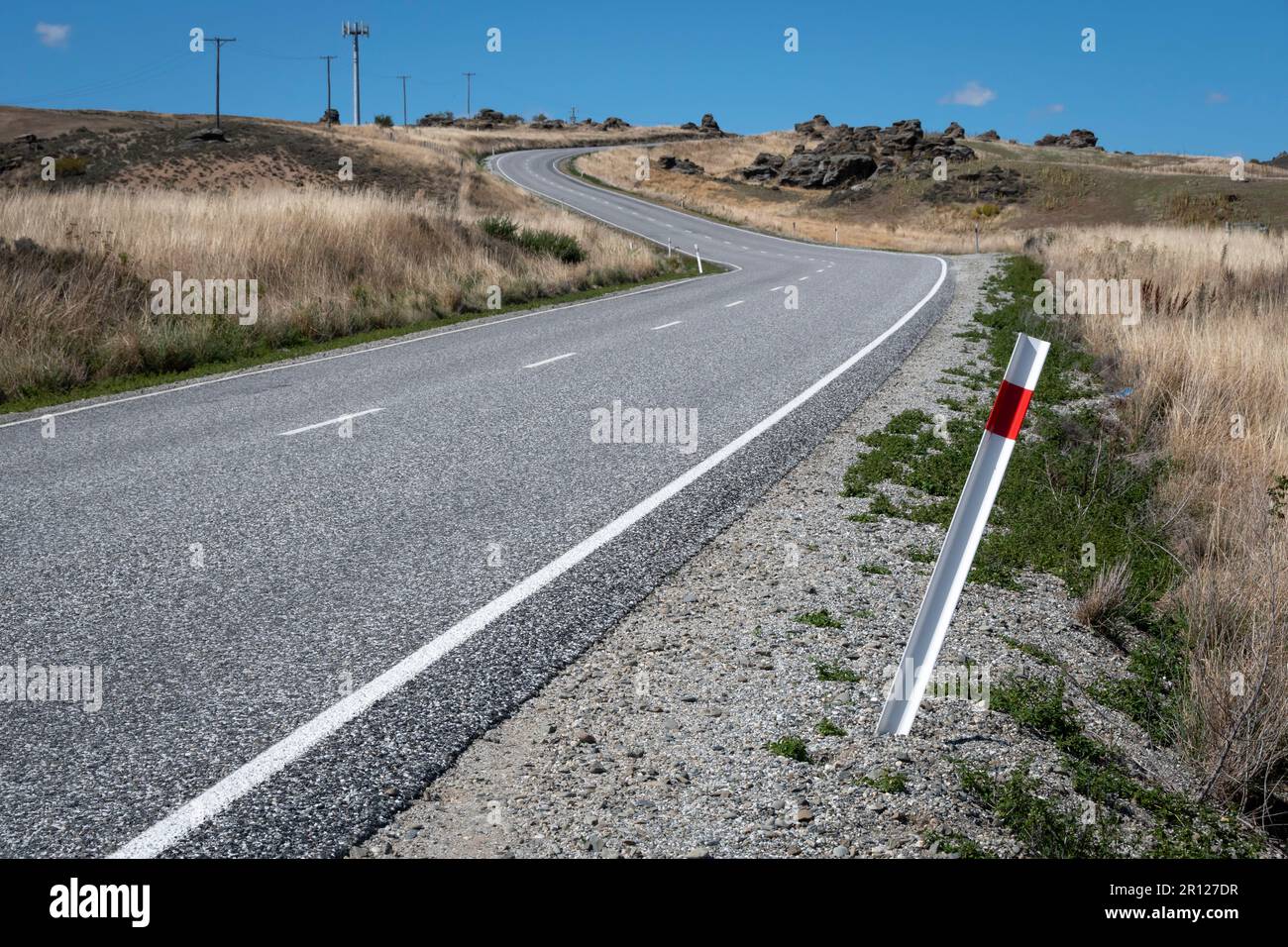 Bend of road hi-res stock photography and images - Alamy