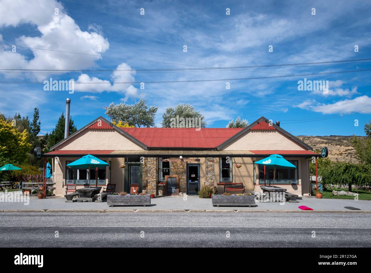 Oturehua Railway Hotel, Oturehua, Ida Valley, Central Otago, South Island, New Zealand Stock ...