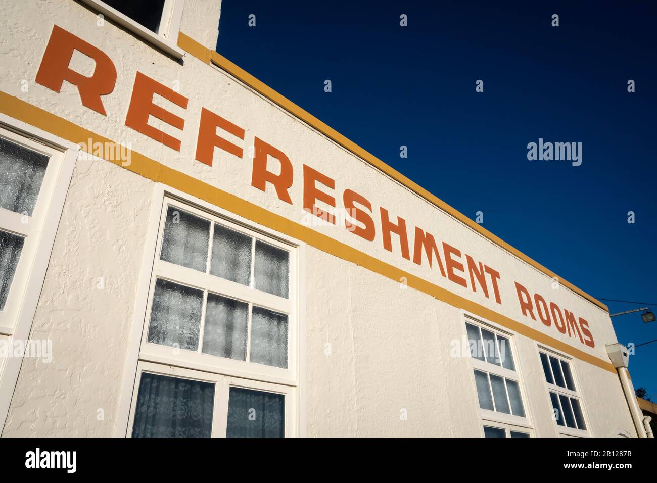 Art Deco refreshment rooms, now Maniatoto Museum and Gallery Ranfurly ...